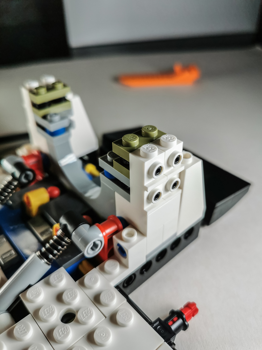 Review: LEGO 10283 CREATOR EXPERT NASA Space Shuttle Discovery ...