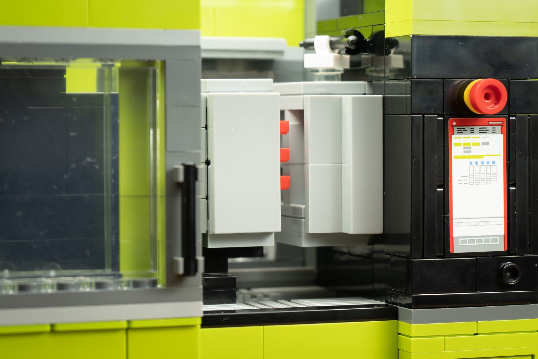 Review: The Brick Moulding Machine 40502 LEGO House Exclusive ...