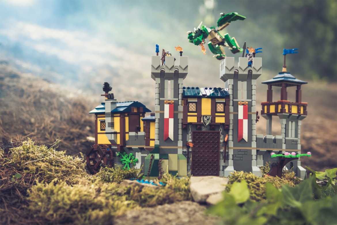 Review: LEGO CREATOR 3-in-1 Medieval Castle 31120 - BrickCentral