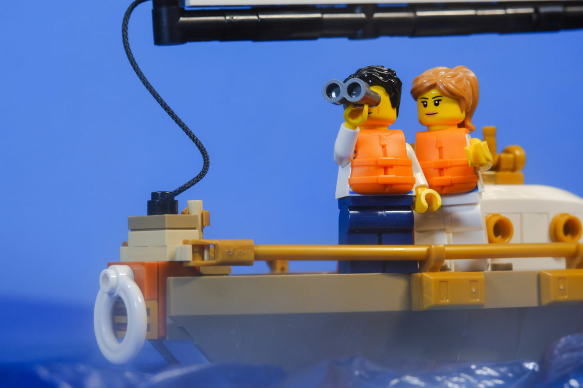 LEGO IDEAS Set 40487: Sailboat Adventure - BrickCentral