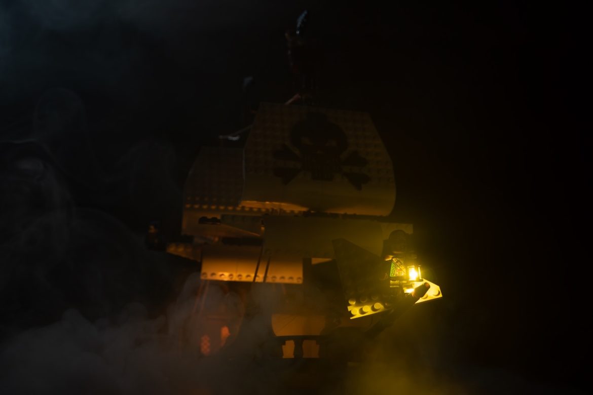 How to Use Fog, Mist and Haze to Improve your LEGO Pictures - BrickCentral