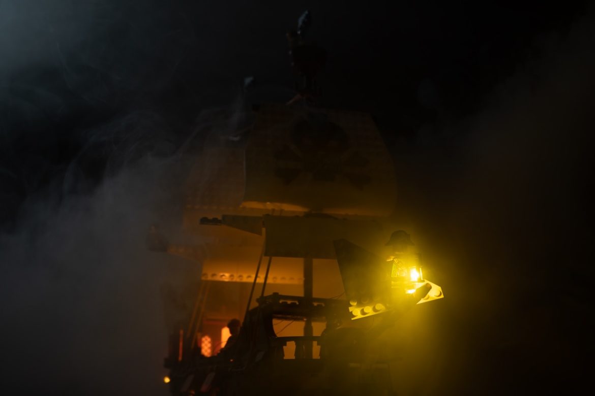 How to Use Fog, Mist and Haze to Improve your LEGO Pictures - BrickCentral