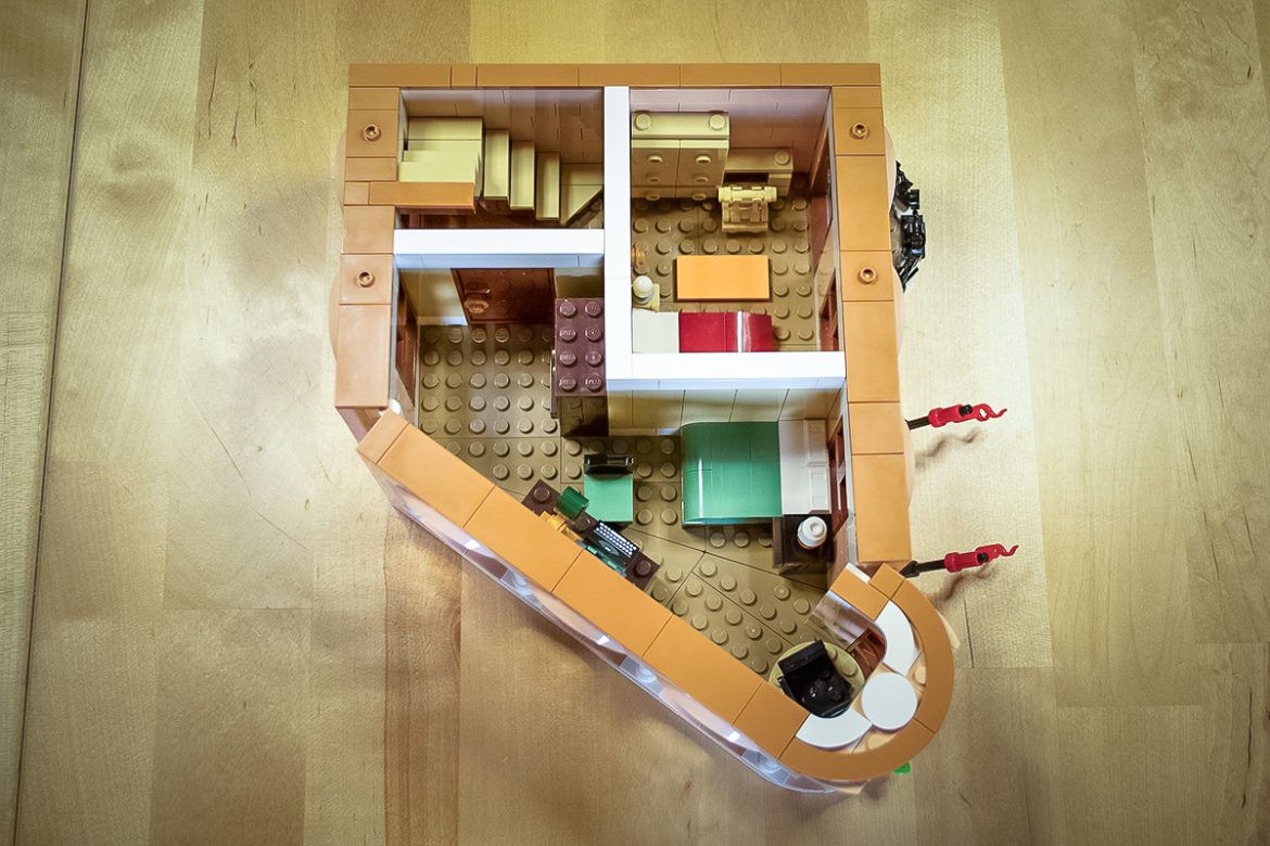 Review: LEGO Boutique Hotel 10297 - BrickCentral