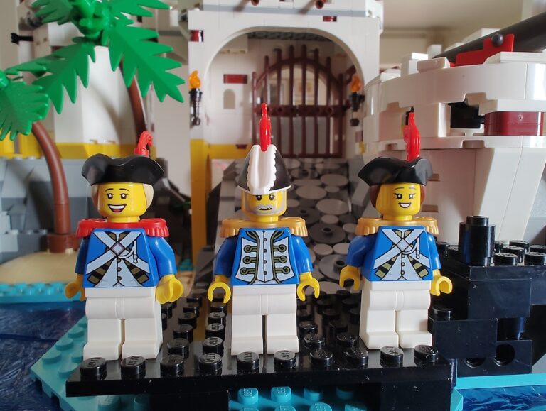 Review: LEGO Icons 10320 Eldorado Fortress - BrickCentral