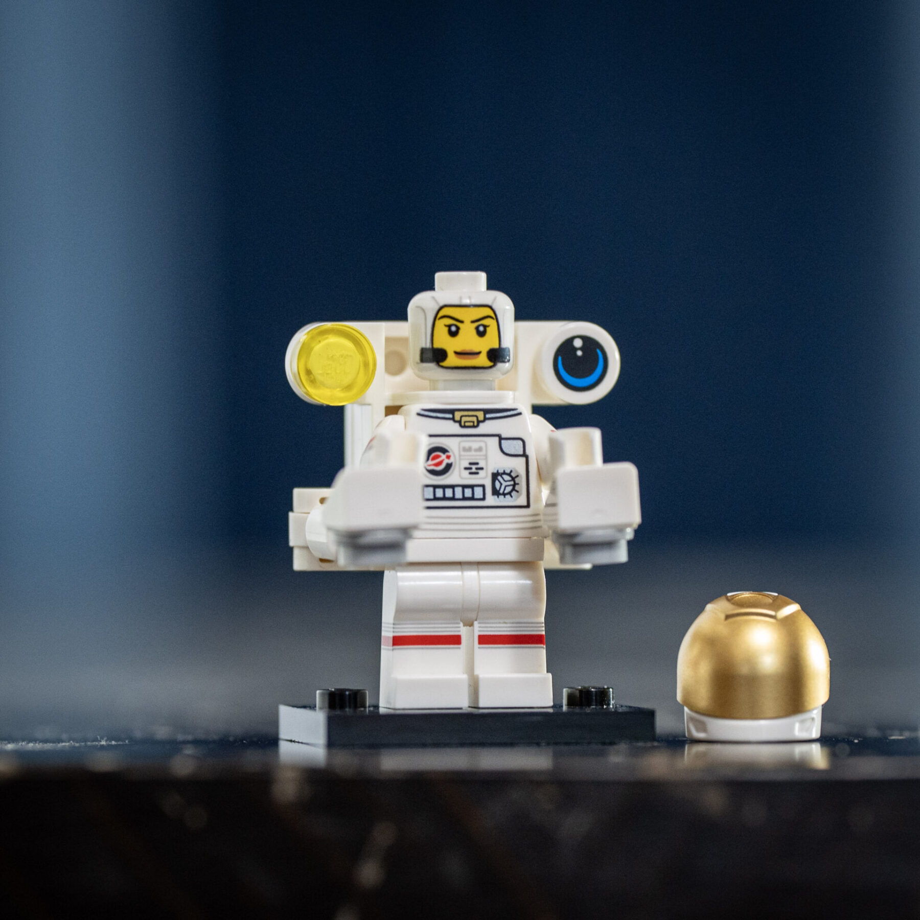 Review: LEGO® Minifigures Series 26 Space 71046 - BrickCentral